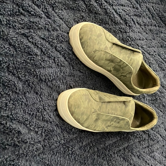 J/SLIDES | Shoes | Jslides Size 8 2 Runs Large More Like A 9 Camouflage ...